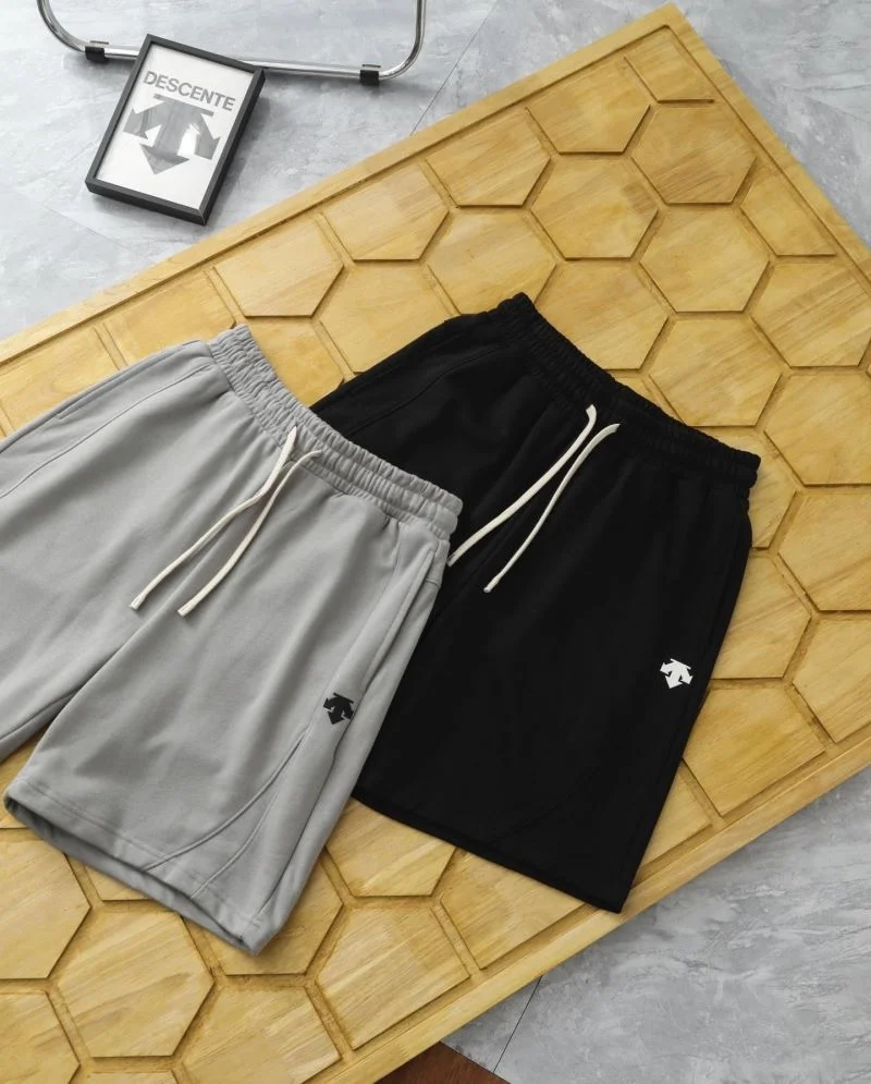 High accuracy Descente Short Pants
