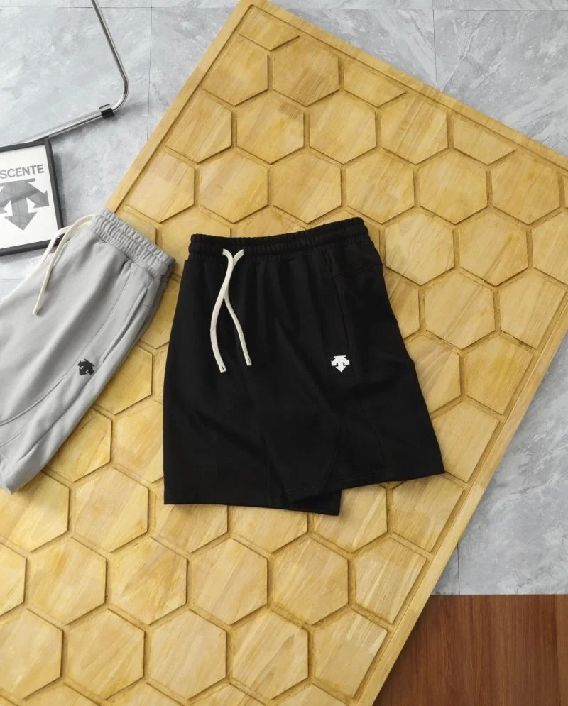 High accuracy Descente Short Pants