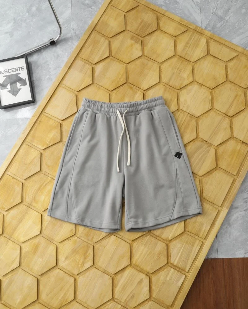 High accuracy Descente Short Pants