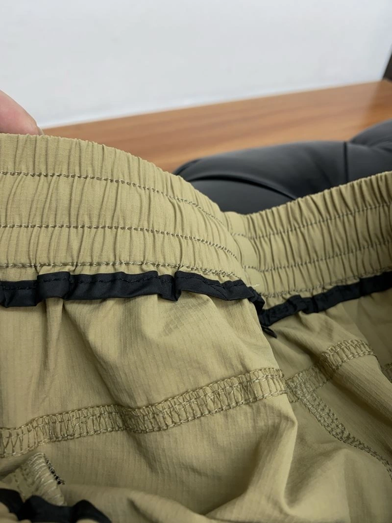 Value-priced Descente Short Pants