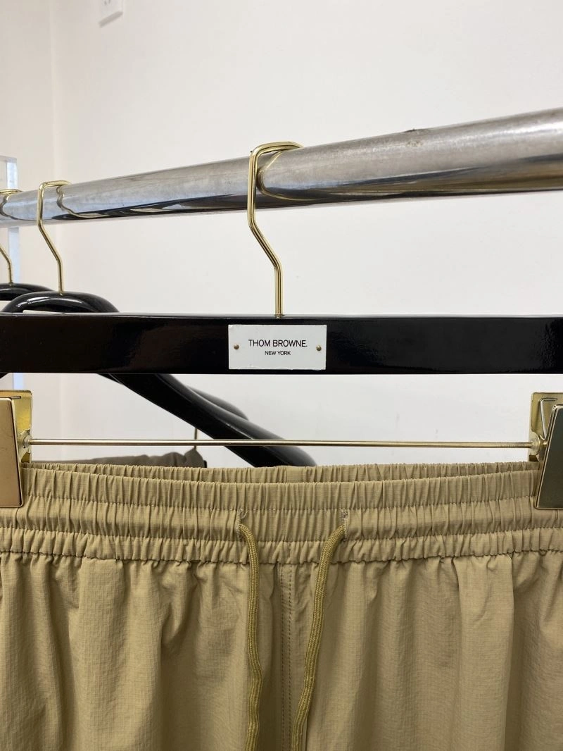 Factory-made Descente Short Pants