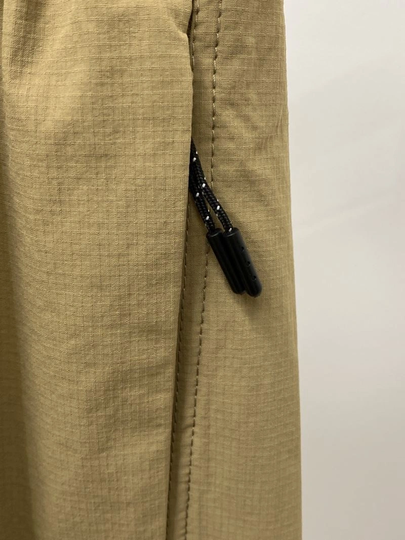 Factory-made Descente Short Pants