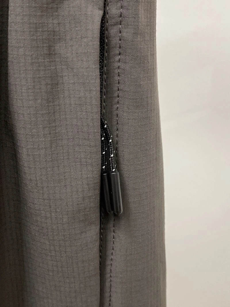 Indistinguishable Descente Short Pants