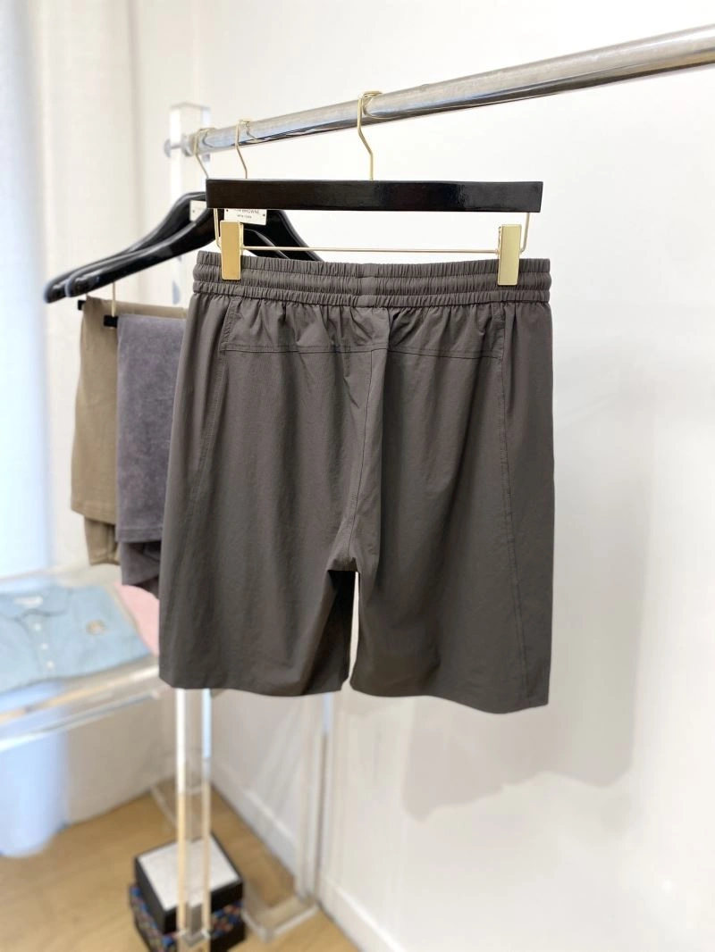 Indistinguishable Descente Short Pants