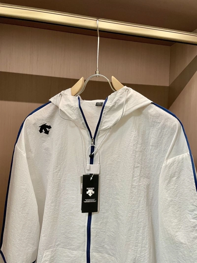 Value-priced Descente Sunscreen Jacket