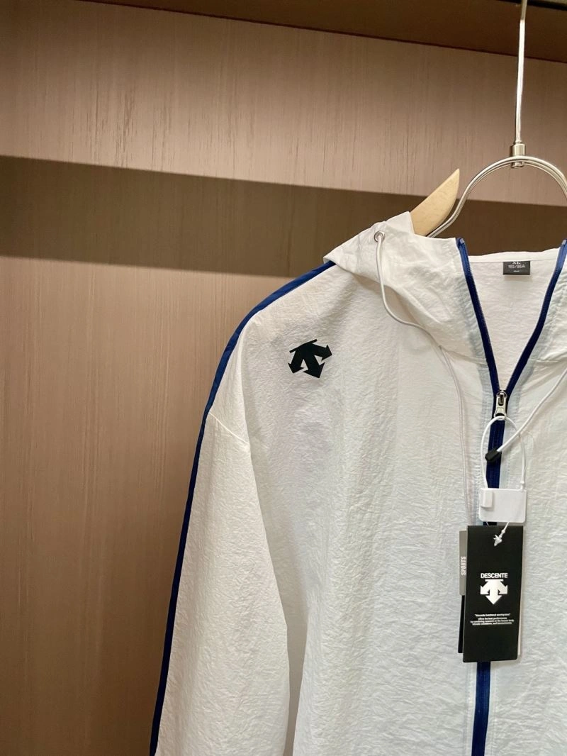 Value-priced Descente Sunscreen Jacket