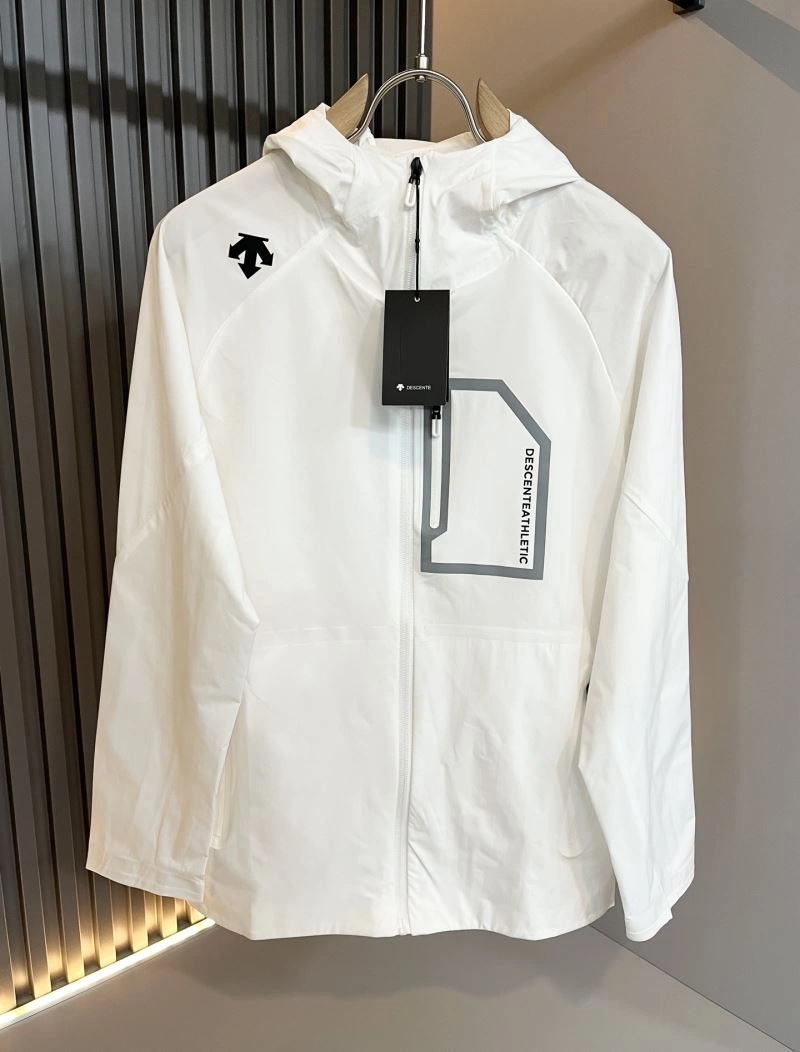 Value-priced Descente Sunscreen Jacket