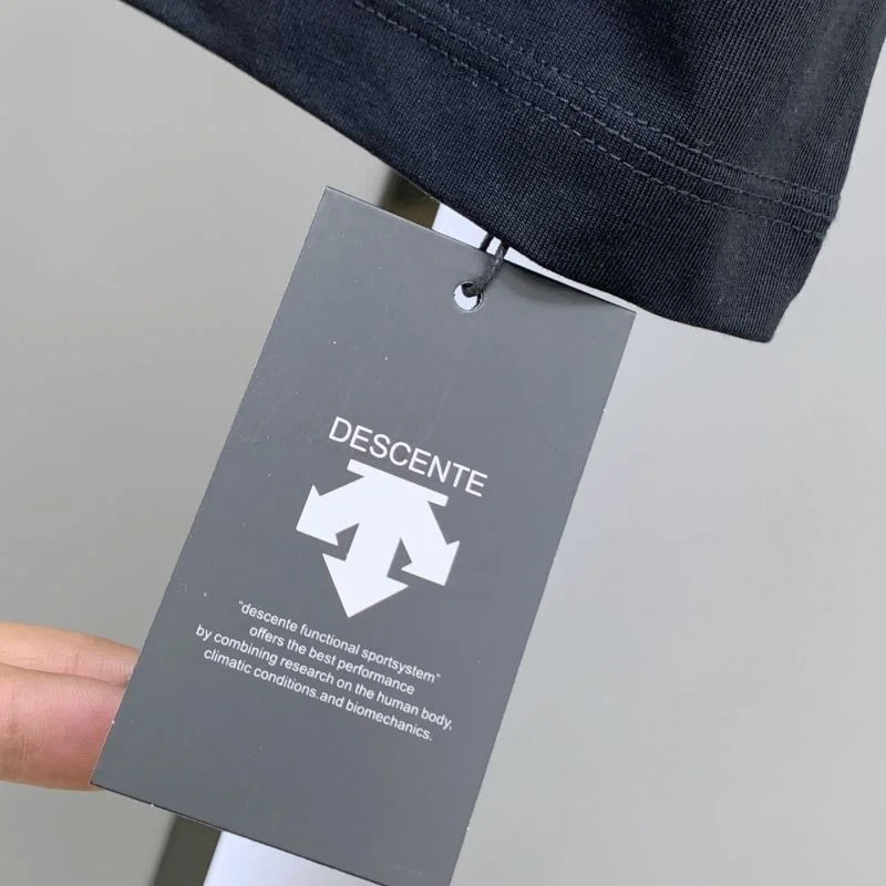 Brand-original Descente T-Shirts