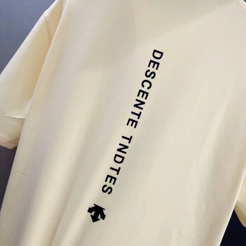 Accurate model Descente T-Shirts