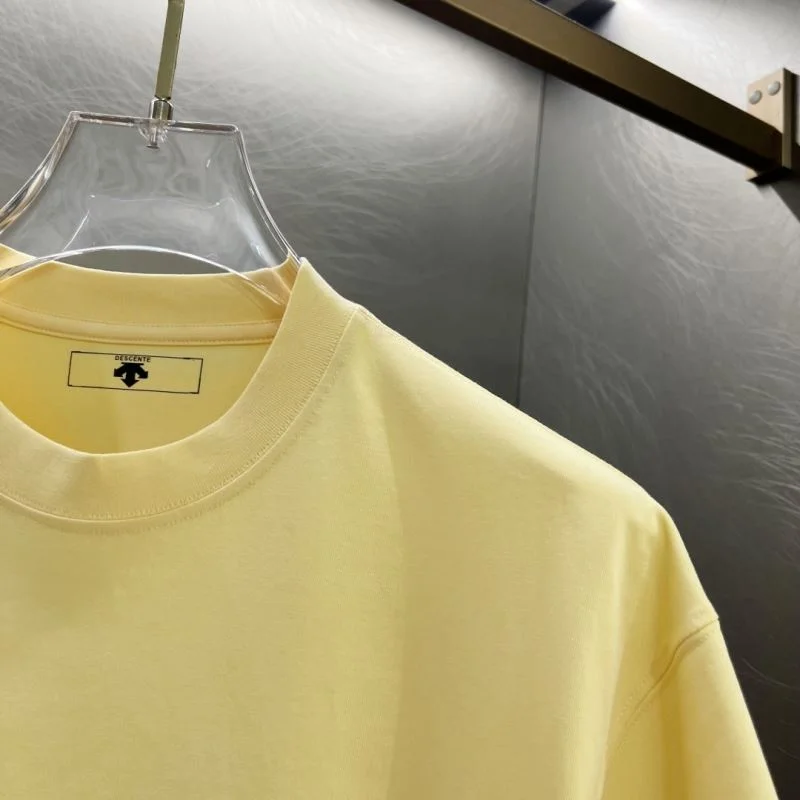 Accurate model Descente T-Shirts