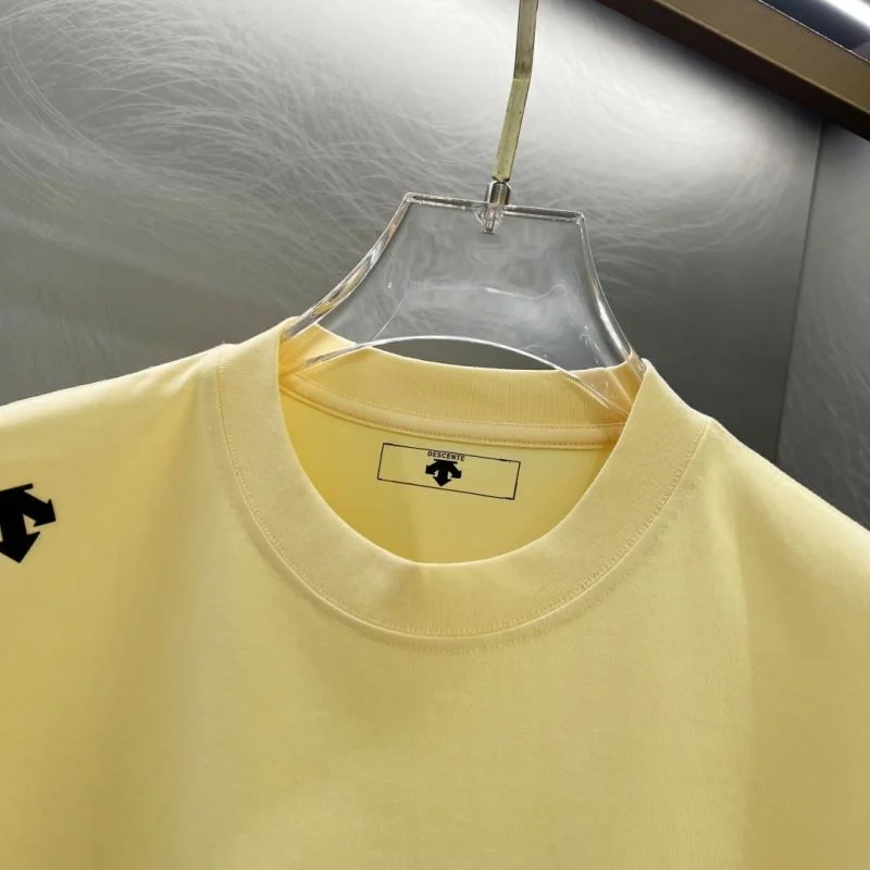 Accurate model Descente T-Shirts