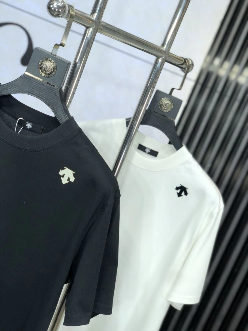 Top match Descente T-Shirts