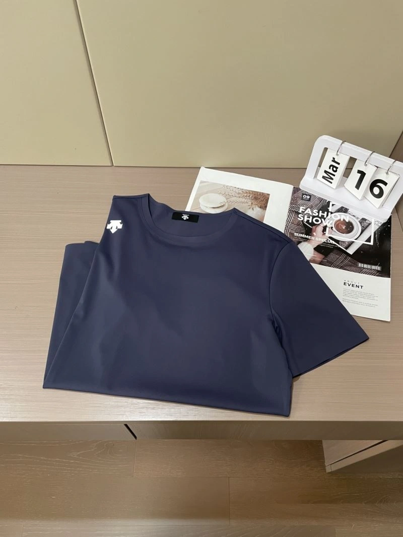 Accurate model Descente T-Shirts