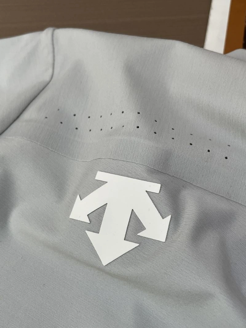Inexpensive Descente T-Shirts