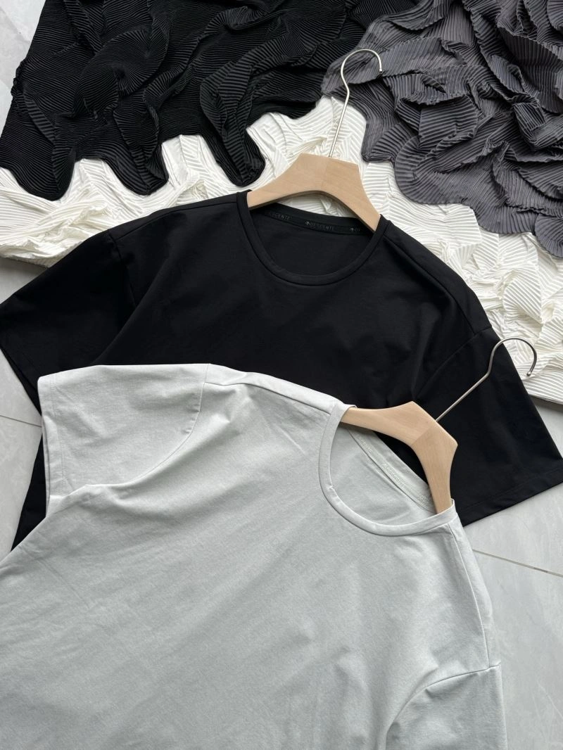 Precise copy Descente T-Shirts