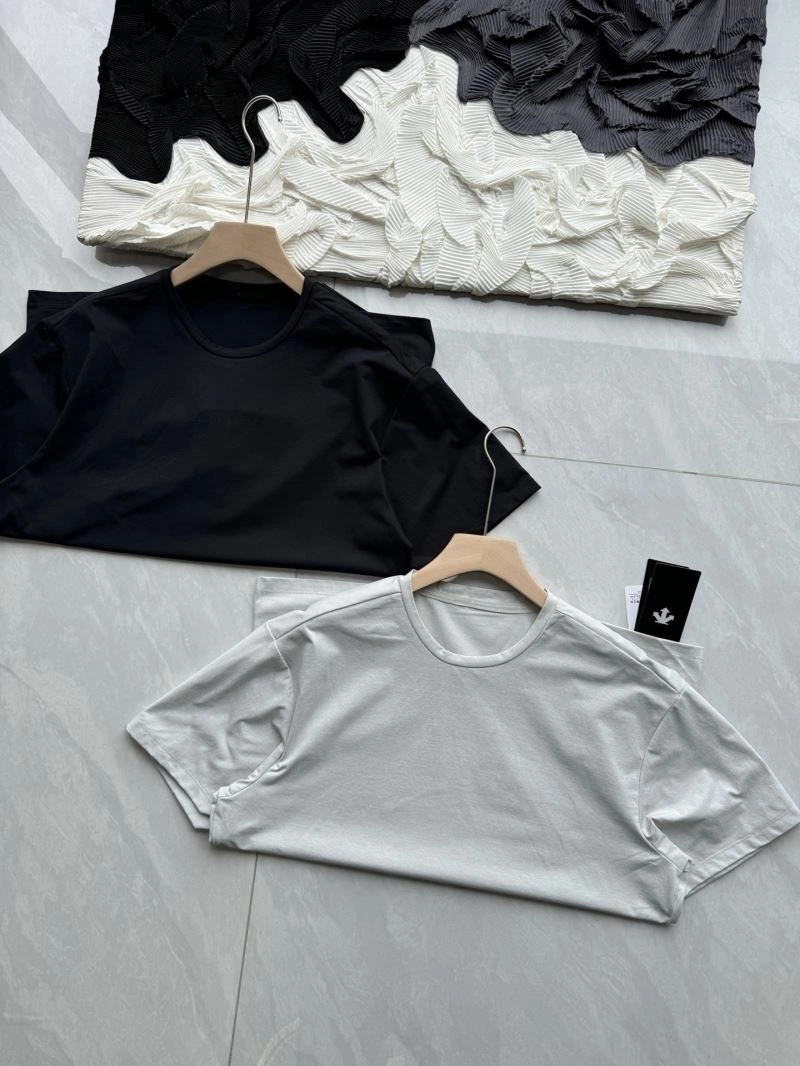 Precise copy Descente T-Shirts