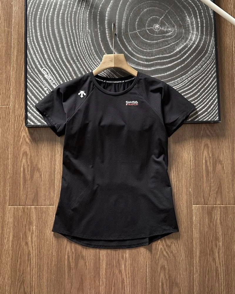 Accurate model Descente T-Shirts