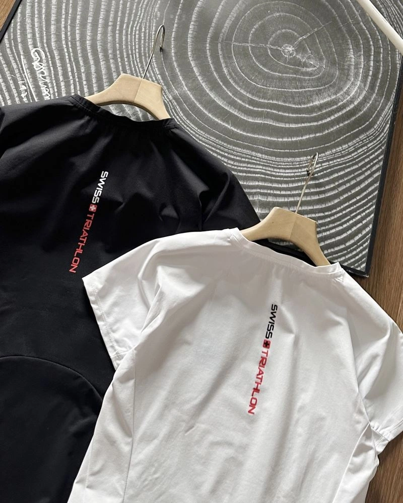 Accurate model Descente T-Shirts