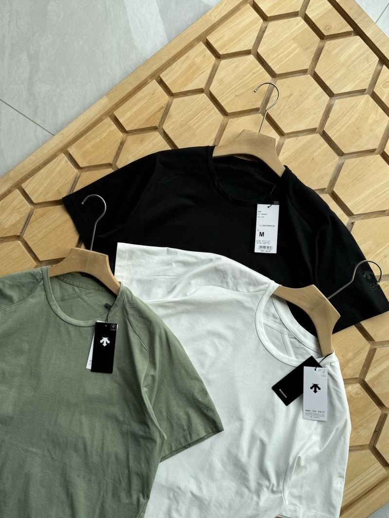 Top match Descente T-Shirts