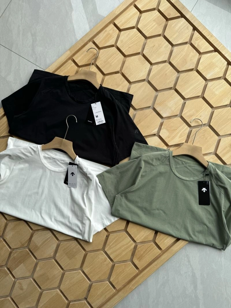 Top match Descente T-Shirts