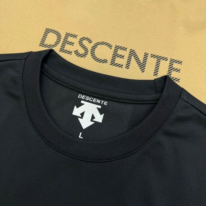 Low-cost Descente T-Shirts