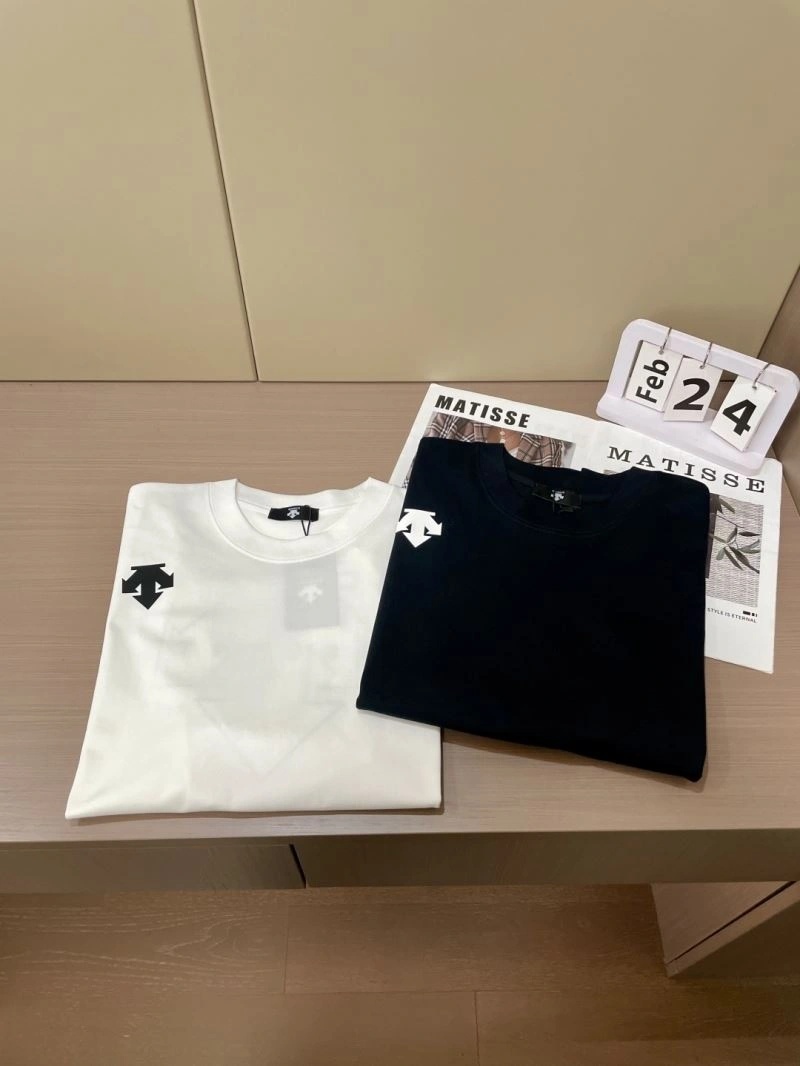 Top match Descente T-Shirts