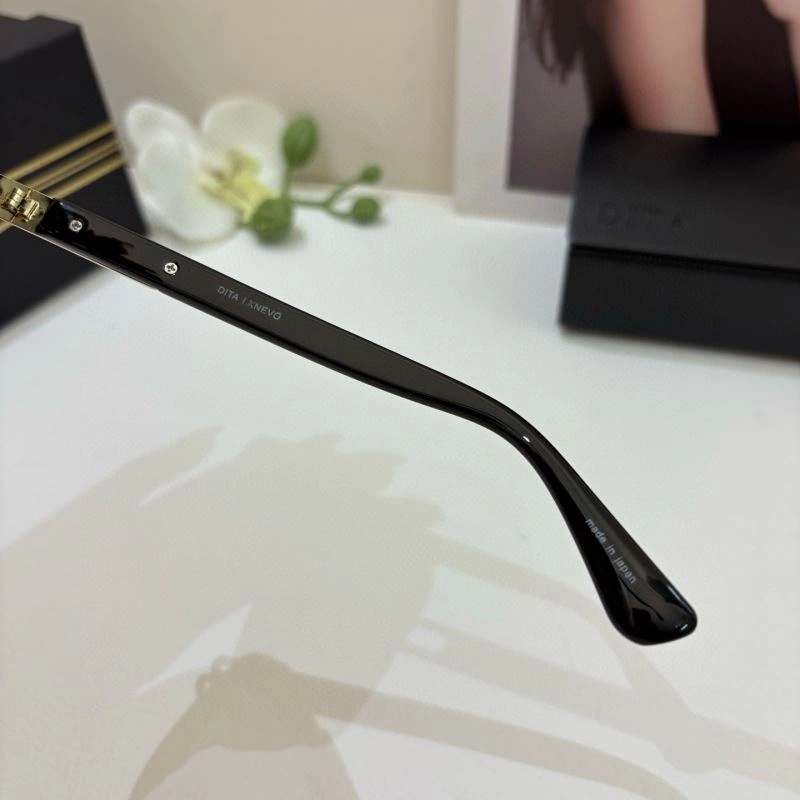 Top mirror Dita Sunglasses
