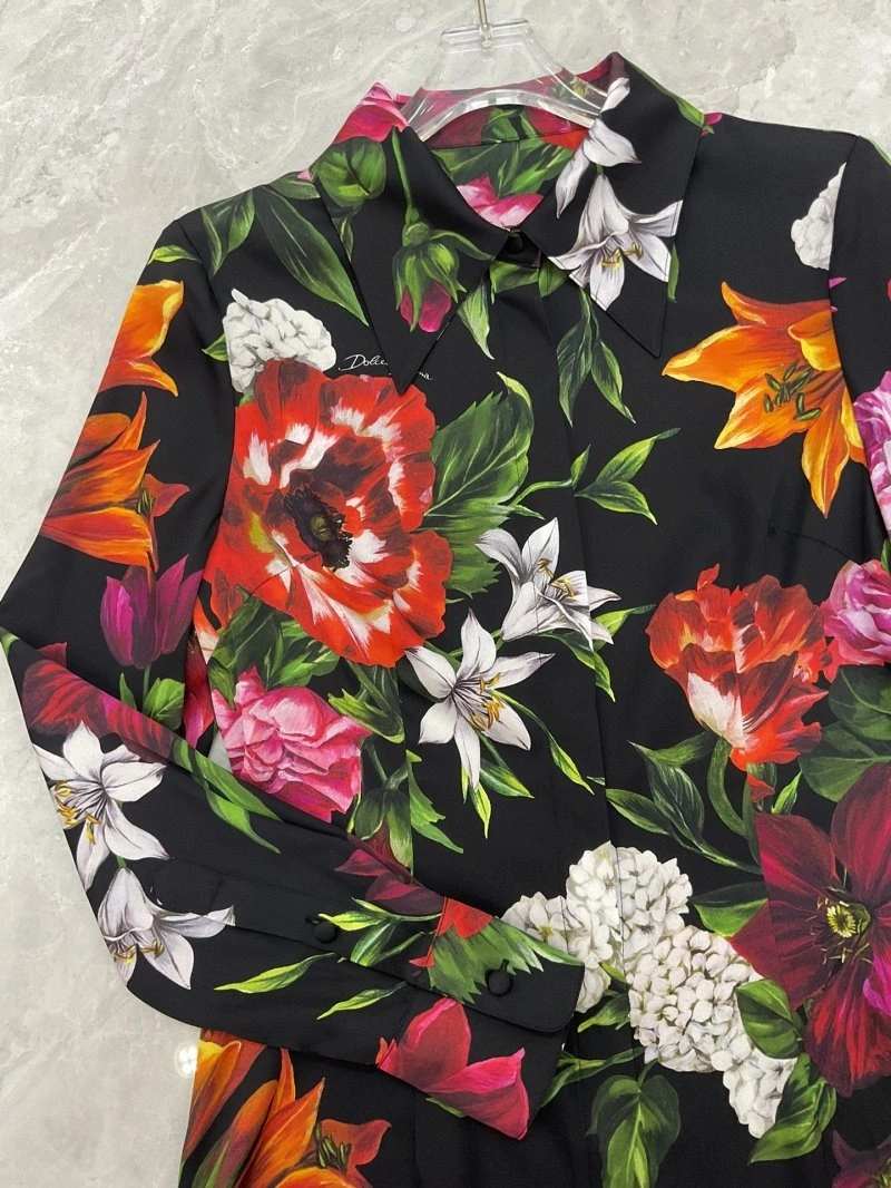 Low-cost Dolce Gabbana Dress Suits