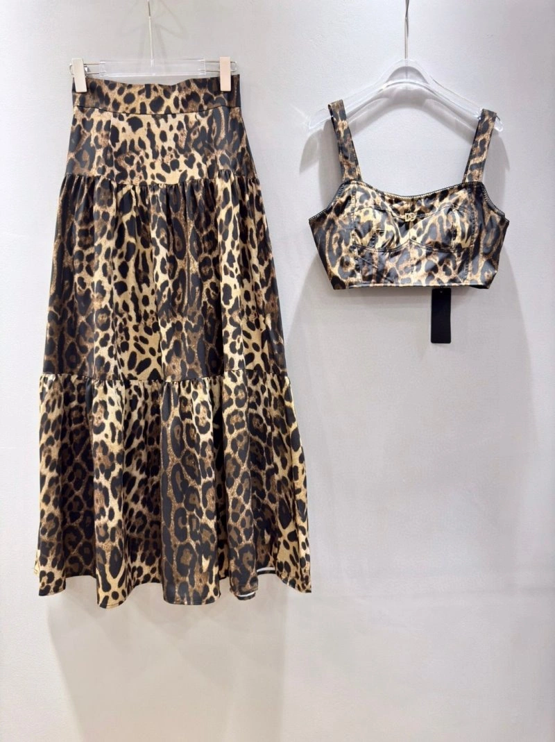 Reasonably priced Dolce Gabbana Dress Suits