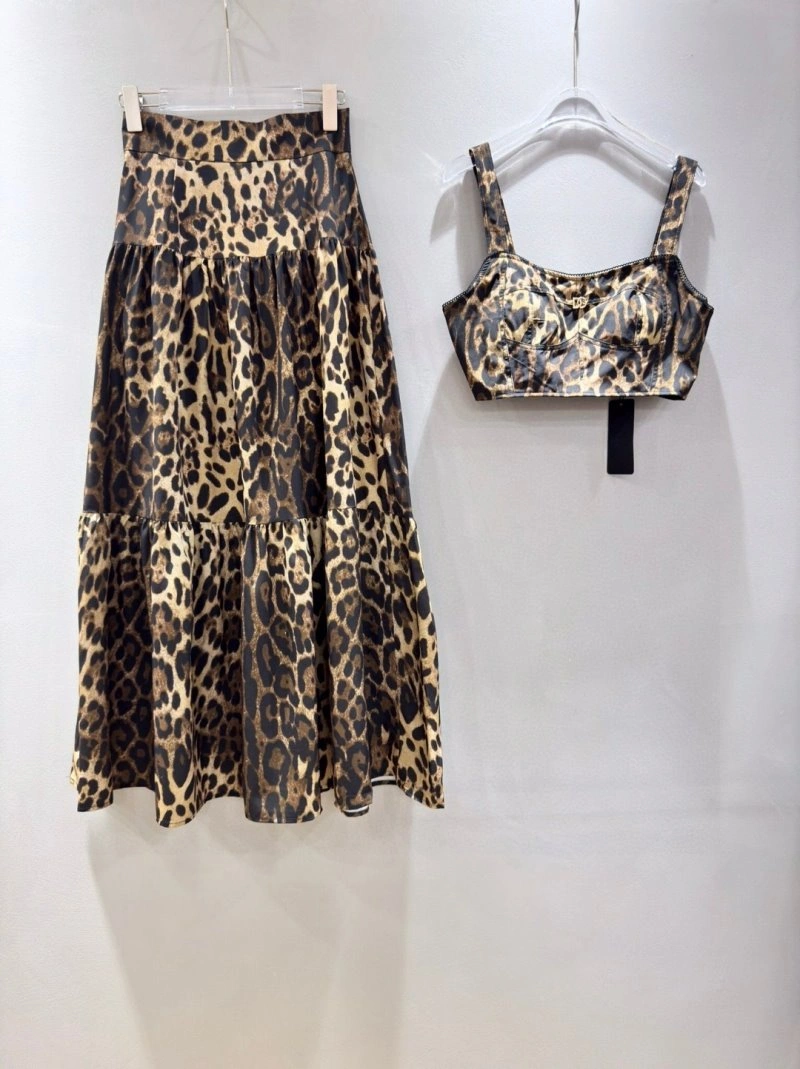 Reasonably priced Dolce Gabbana Dress Suits