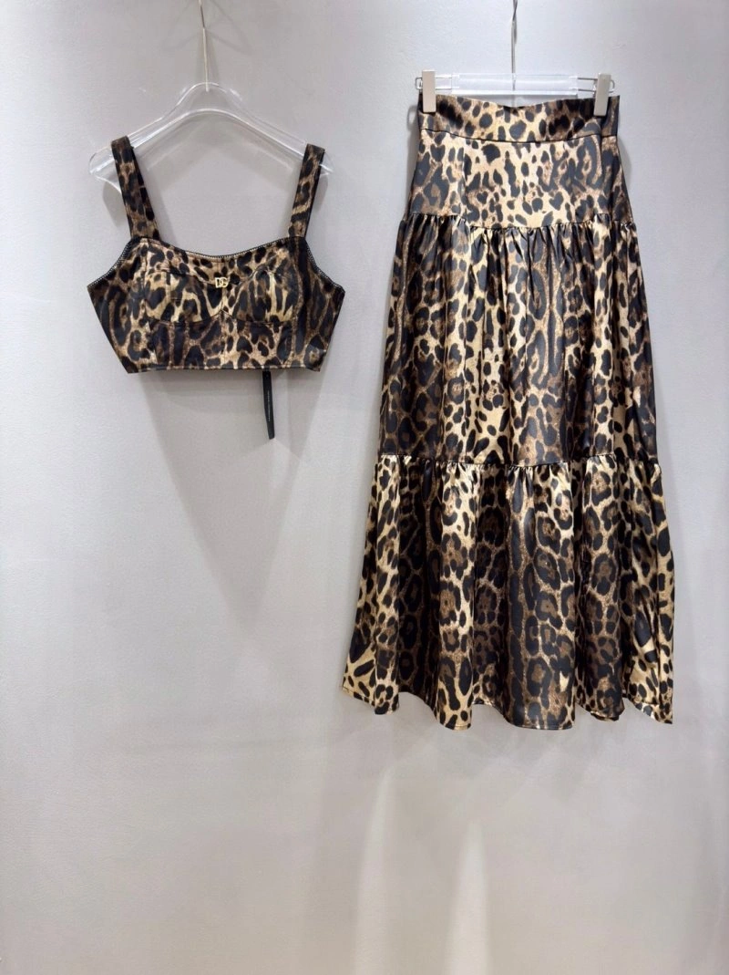 Reasonably priced Dolce Gabbana Dress Suits