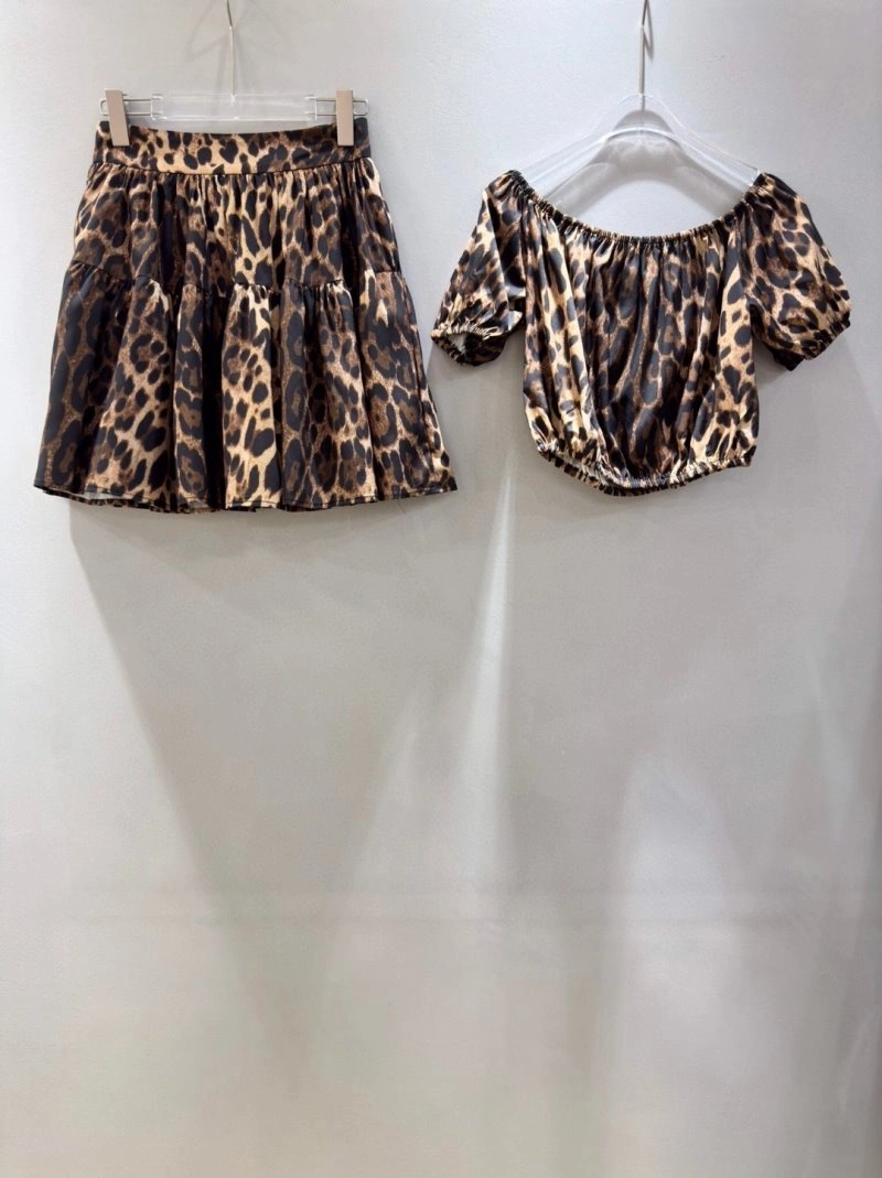 Low-cost Dolce Gabbana Dress Suits