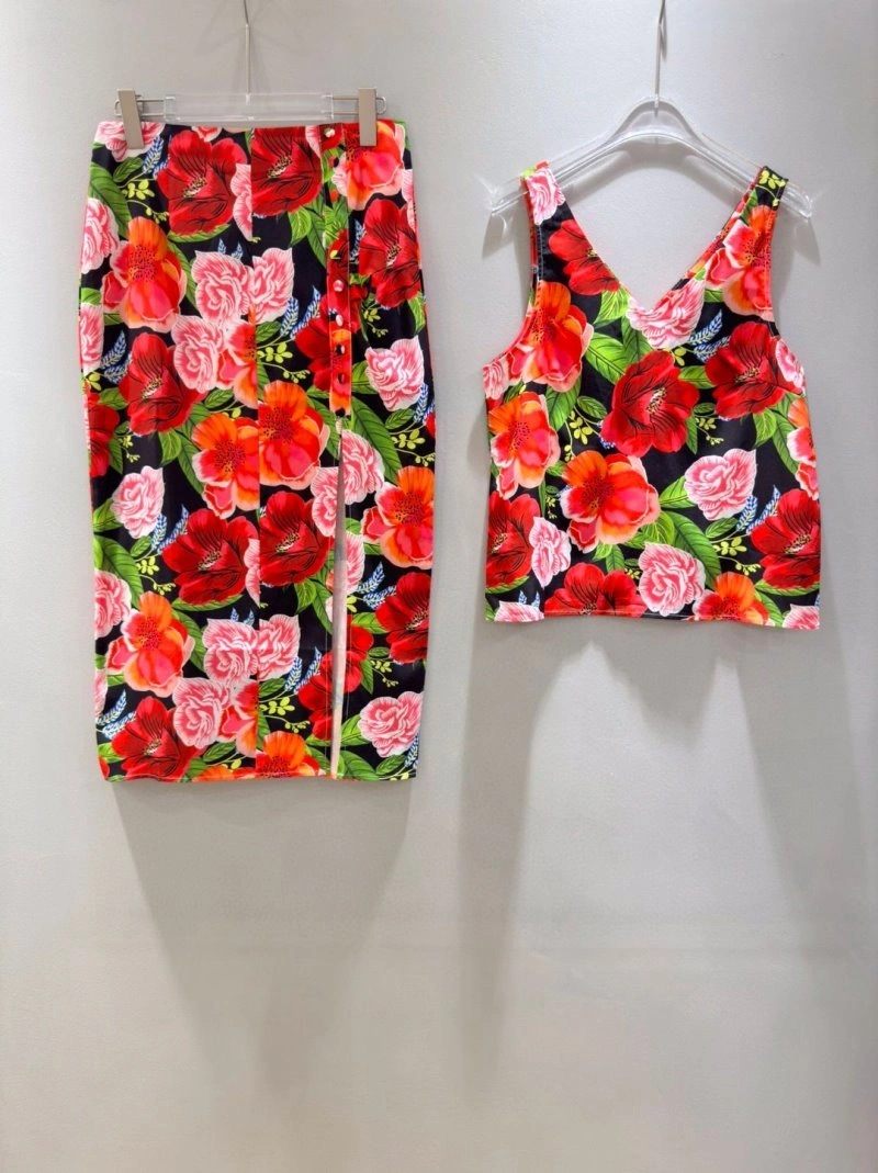 Inexpensive Dolce Gabbana Dress Suits