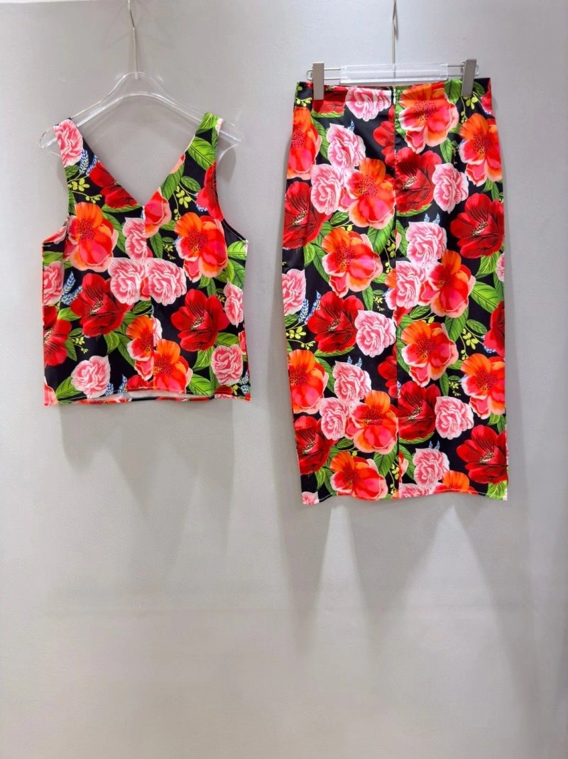 Inexpensive Dolce Gabbana Dress Suits