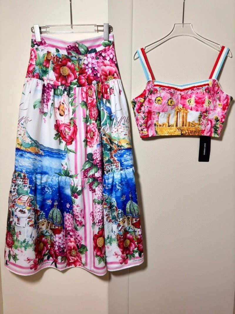 Low-cost Dolce Gabbana Dress Suits