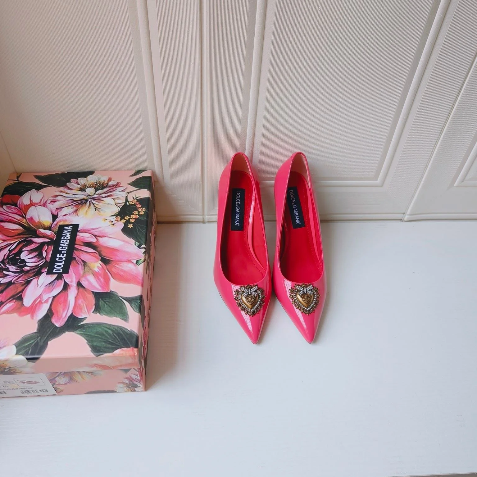 Accurate model Dolce Gabbana Heeled Shoes
