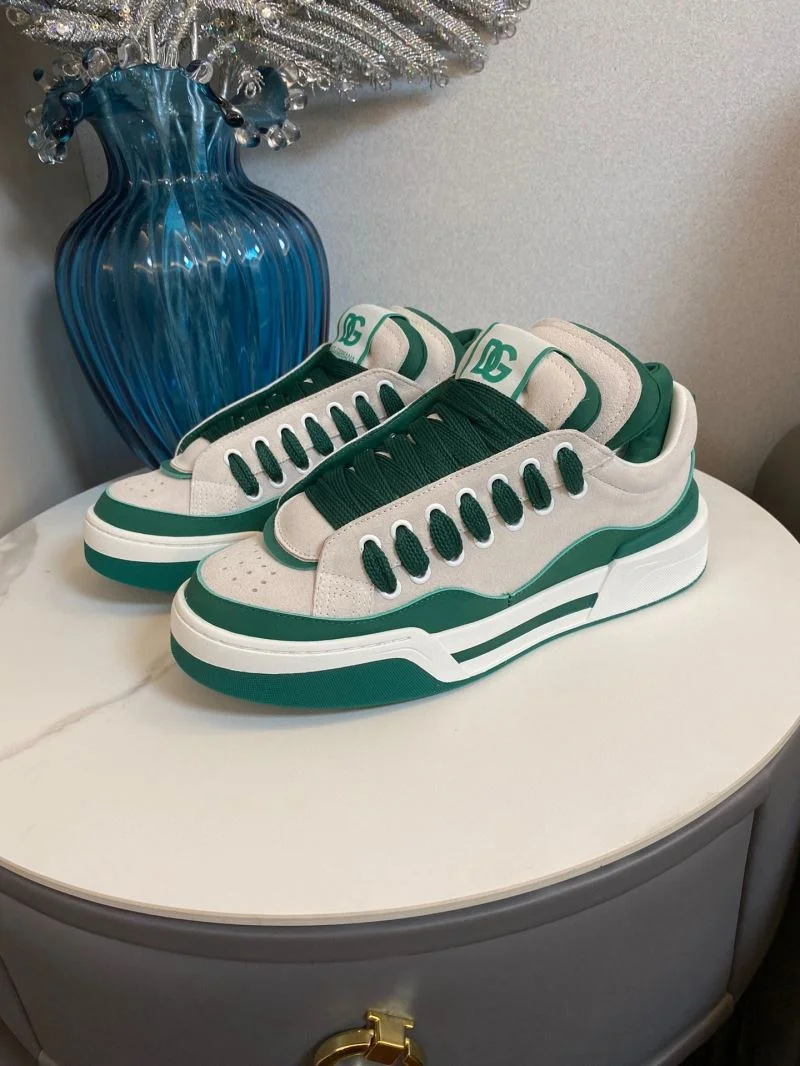 Accurate model Dolce Gabbana Low Shoes