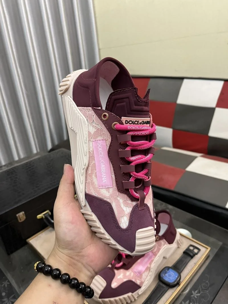 Value-priced Dolce Gabbana Low Shoes