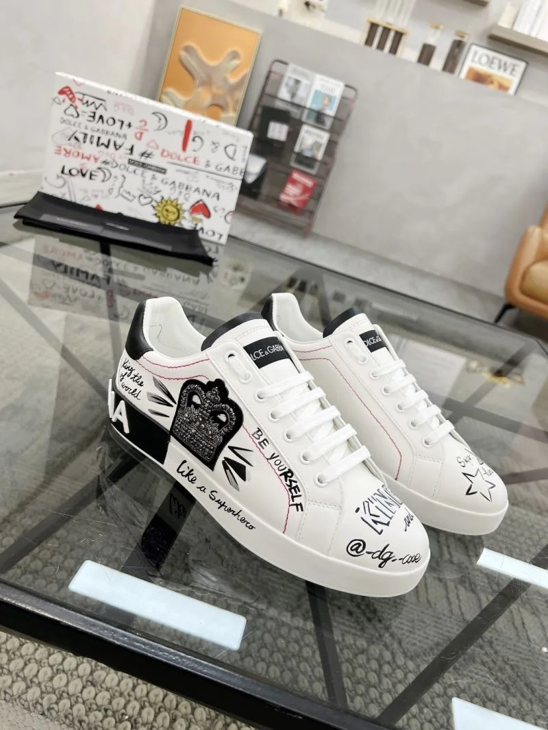 Accurate model Dolce Gabbana Low Shoes