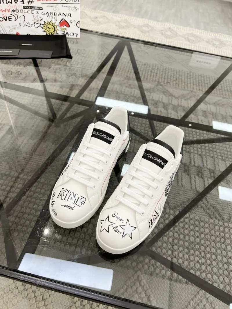Accurate model Dolce Gabbana Low Shoes