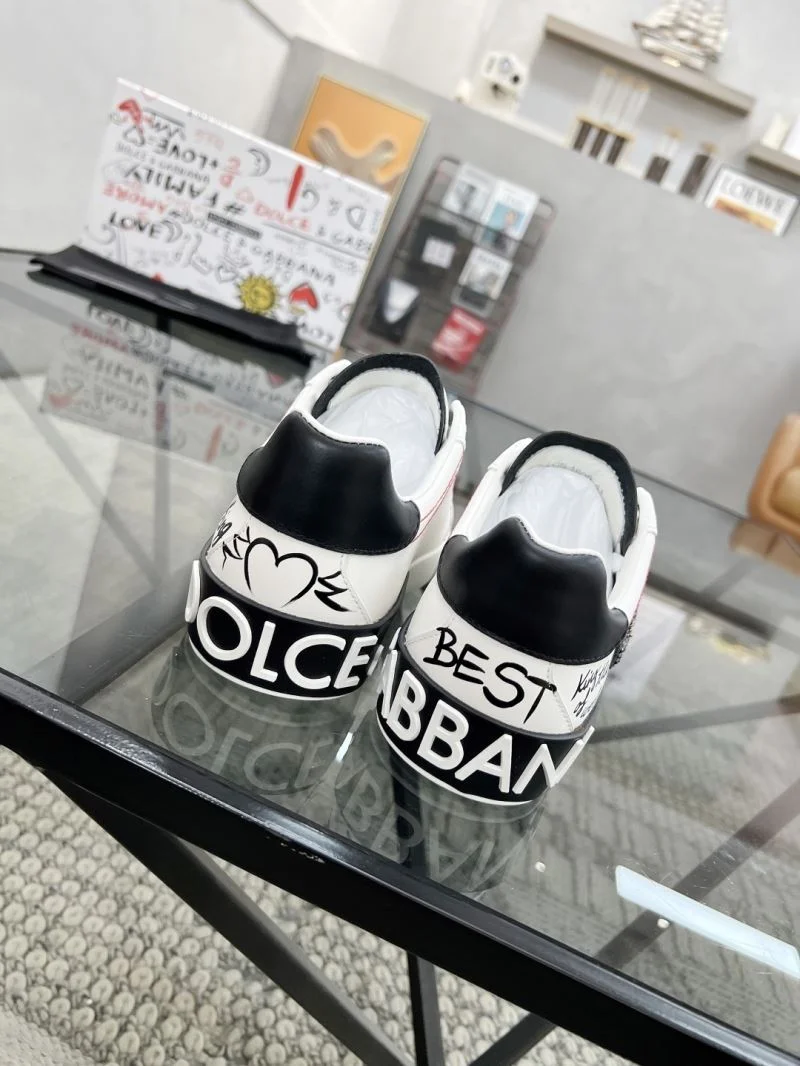 Accurate model Dolce Gabbana Low Shoes