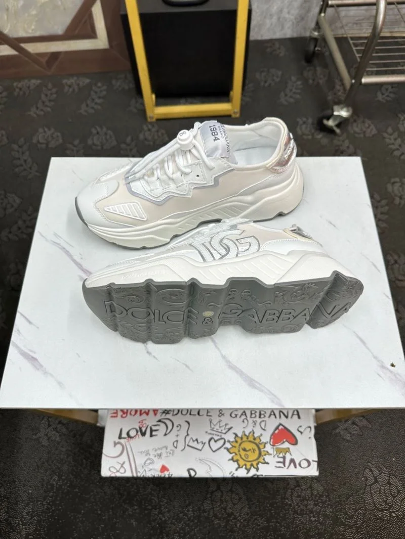 Value-priced Dolce Gabbana Low Shoes