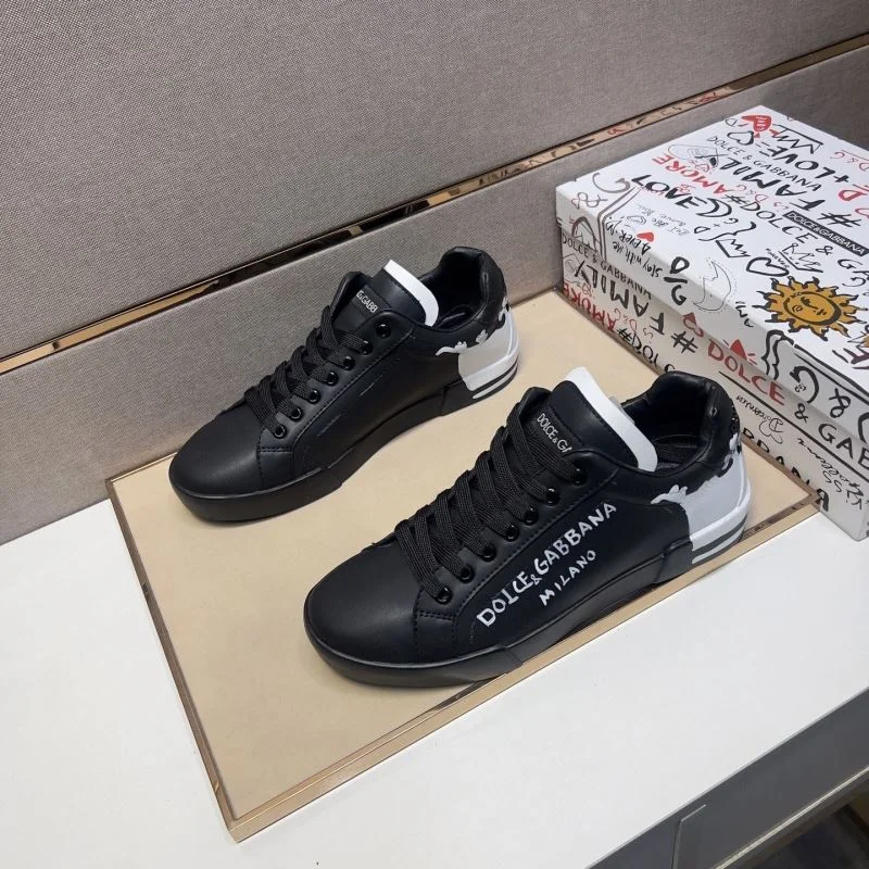 Accurate model Dolce Gabbana Low Shoes