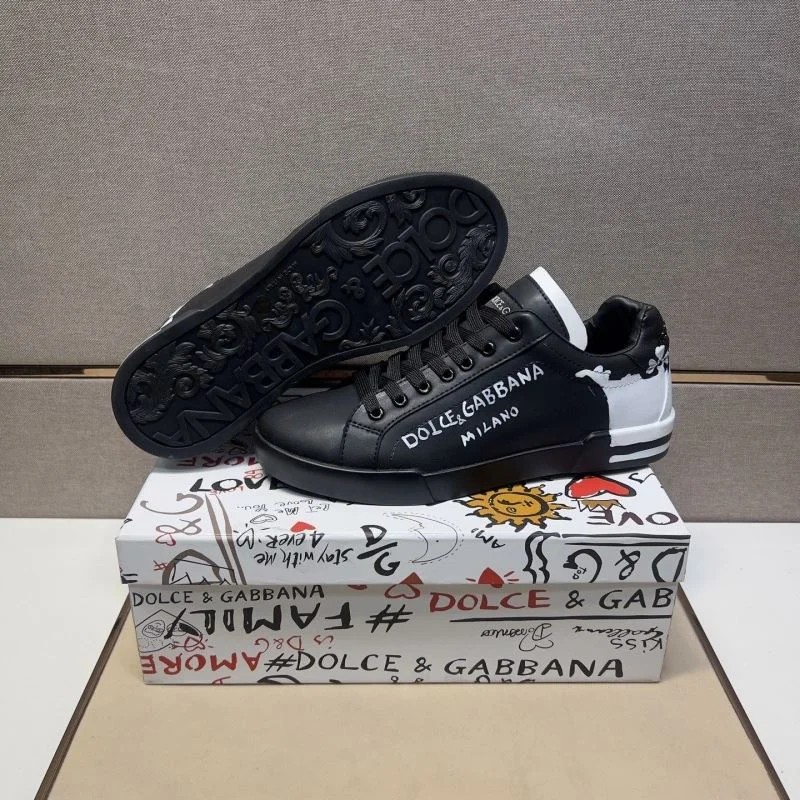 Accurate model Dolce Gabbana Low Shoes