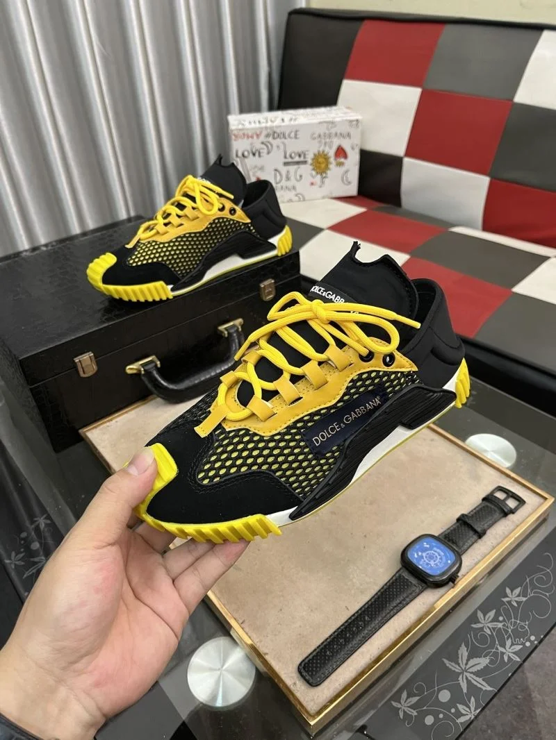 Accurate model Dolce Gabbana Low Shoes