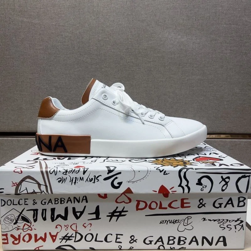 Accurate model Dolce Gabbana Low Shoes