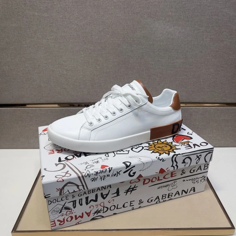 Accurate model Dolce Gabbana Low Shoes