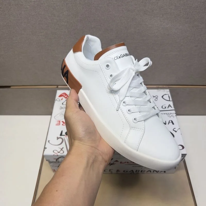 Accurate model Dolce Gabbana Low Shoes