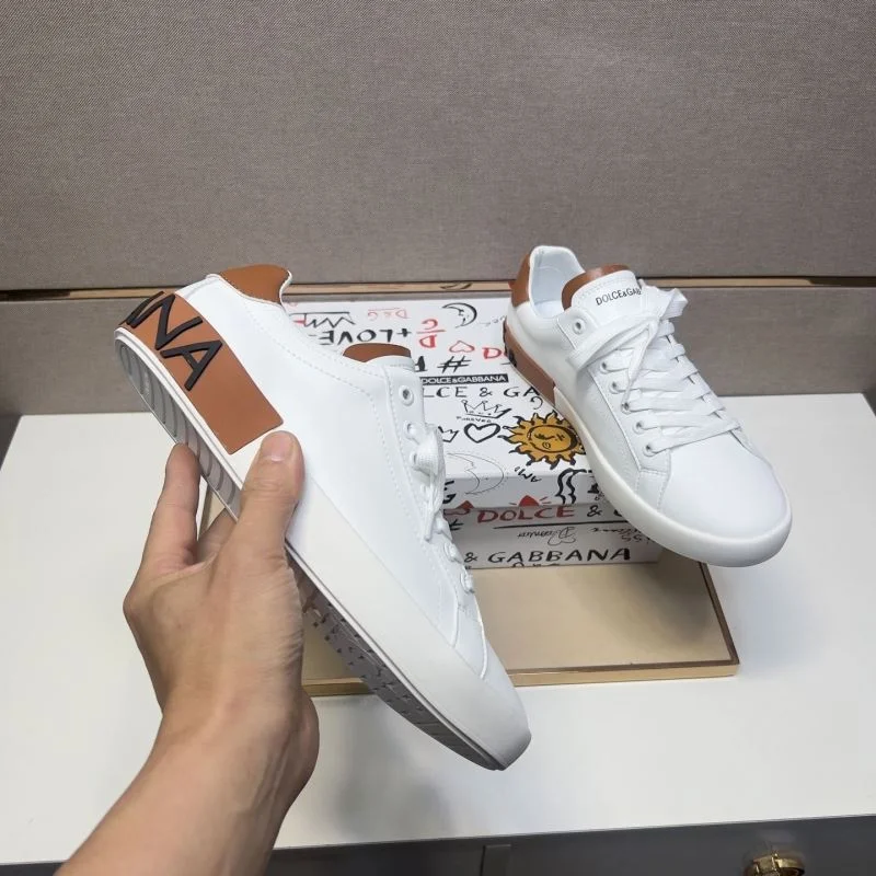 Accurate model Dolce Gabbana Low Shoes