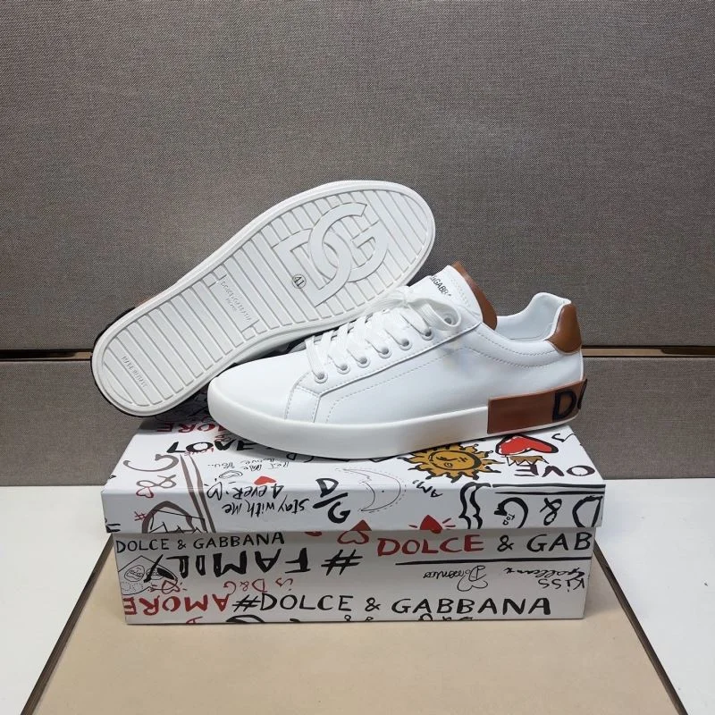Accurate model Dolce Gabbana Low Shoes